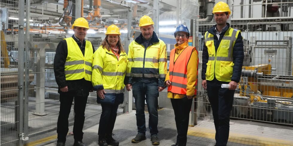 Unternehmensbesuch bei Pfleiderer in Neumarkt | Susanne Hierl